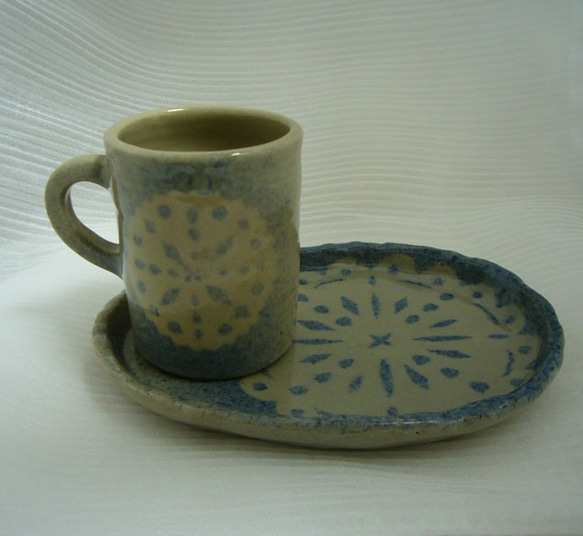 さわやかなレース風模様のカップ&ソーサー 長皿 陶久 通販 5368310｜Creema(クリーマ)