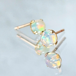 10月誕生石 k14gf エチオピアンオパールのカボションスタッドピアス ピアス（スタッド・一粒） moon.L.L 通販｜Creema(クリーマ)