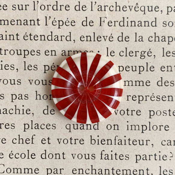 ヴィンテージボタン・赤と白 a ボタン petiteboite 通販｜Creema(クリーマ)