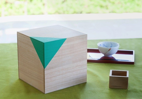 您在儲存米時遇到困難嗎？ Kiri CUBE Rice 瓶裝米 5kg 綠色 保鮮盒・密封罐 関根桐屋 的作品｜Creema