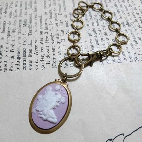 ライラックカラーフェアリーカメオのバックチャーム その他アクセサリー ever garden 通販 5605825｜Creema(クリーマ)