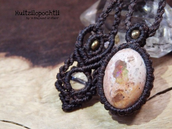 ०Huitzilopochtliﾟ* ‧₊˚カンテラオパールマクラメペンダント｡:.ﾟஐ⋆* ネックレス・ペンダント A fragment ...