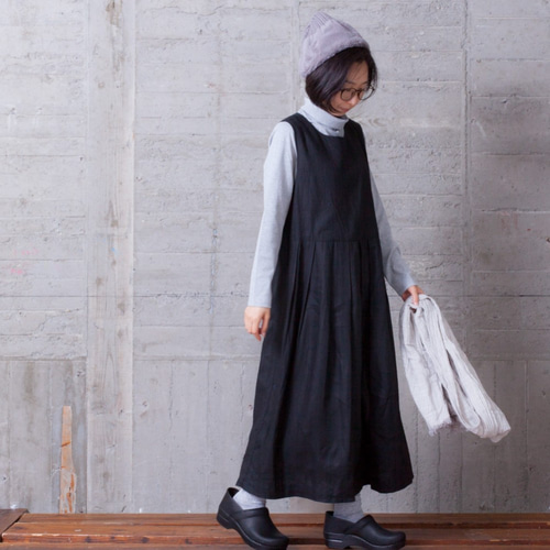 リネンのジャンパースカート 黒 ロングスカート(マキシ丈 リネンのジャンパースカート 黒 ロングスカート(マキシ丈