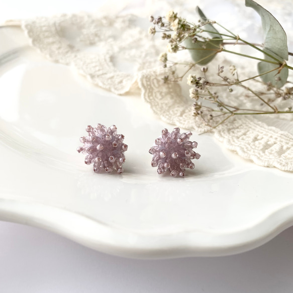 チェコビーズのフラワーピアス／イヤリング パープル イヤリング・ノンホールピアス juillet. 通販 12122647｜Creema(クリーマ)