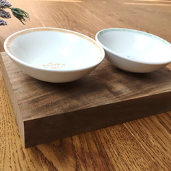 お花の豆皿/深型 A【素鼠色】 薬味皿・豆皿 momoko harada 通販 5649216｜Creema(クリーマ)