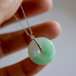 23 現品ギフト無料 即発送 k18金ゴールド 天然 丸 薄緑 本翡翠 ペンダント 平安守り 御守り ネックレス ネックレス・ペンダント ...