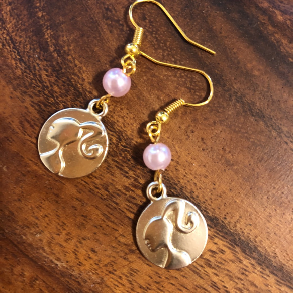 送料無料♡女の子のシルエットピアス ピアス（フック・チェーン） まよねーず工房 通販 8490050｜Creema(クリーマ)