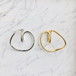 【再販】twist wave earcuff Ⅱ イヤーカフ Juicy Smile 通販｜Creema(クリーマ) 8104687