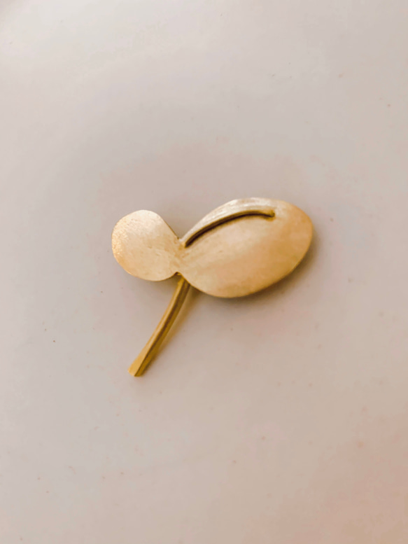 真鍮ブローチ まるみふたば(双葉)ブローチ 卒業式 入学式 卒園式 入園式 母の日 ブローチ ohanacoco 通販 9120239 ...