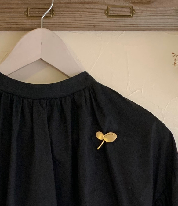 真鍮ブローチ まるみふたば(双葉)ブローチ 卒業式 入学式 卒園式 入園式 母の日 ブローチ ohanacoco 通販 9120239 ...