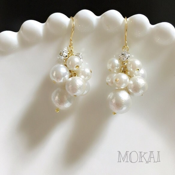 ＊パールとクリスタルのgrapeピアス＊ イヤリング・ノンホールピアス mokai's gallery 通販｜Creema(クリーマ) 1607003