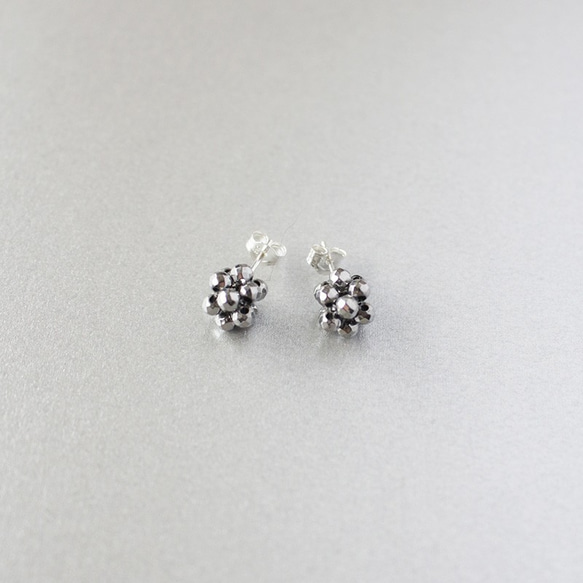 『新作2021/Creema限定』 ヘマタイトフルールピアス / 天然石 / Silver925 ピアス（スタッド・一粒） RICCO 通販 ...