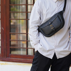 【切線派】大きい 本革 ファスナー立体マチ・ボディバッグ 手染め / 総手縫い ショルダーバッグ TANGENT LINEAR 通販 ...