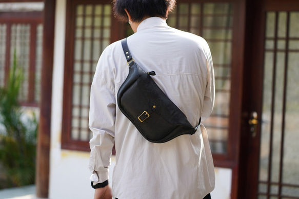 【切線派】大きい 本革 ファスナー立体マチ・ボディバッグ 手染め / 総手縫い ショルダーバッグ TANGENT LINEAR 通販 ...