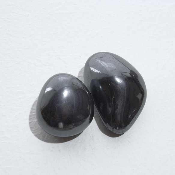 【タンブル】ヘマタイト2個セット1 天然石 SWING-HEART 通販｜Creema(クリーマ) 10218464