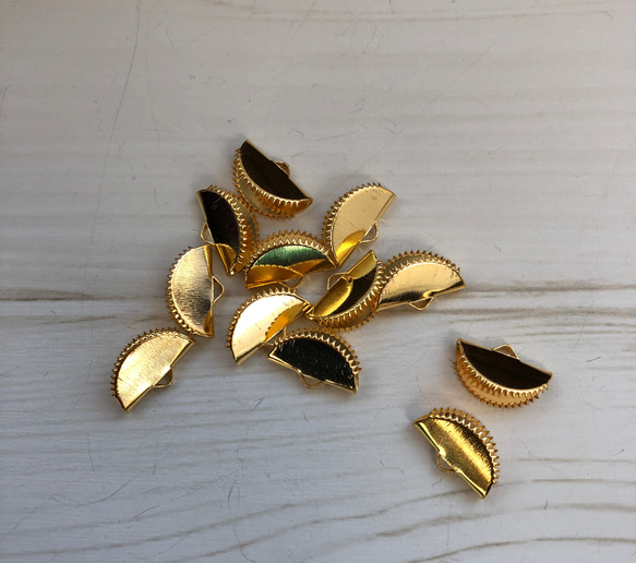 15㎜幅 ハーフムーン ゴールドワニカン30個セット 金具・チェーン ribbonmartjapan 通販 8397496｜Creema(クリーマ)