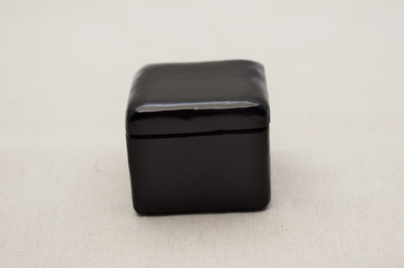 手彫小箱 マホガニー 黒漆赤漆 その他ケース 漆 安 通販｜Creema(クリーマ) 10134407