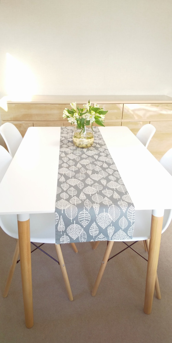 北欧 テーブルランナー 【リーフ・グレー】 カーペット・絨毯・ラグ・マット SK store 通販｜Creema(クリーマ)