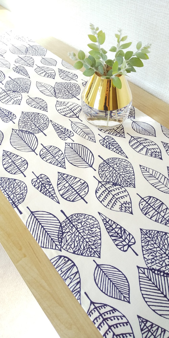 【100×30cm】北欧 テーブルランナー 【リーフ・ホワイト】 カーペット・絨毯・ラグ・マット SK store 通販｜Creema ...