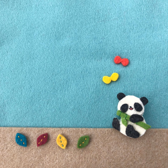 フェルトブローチ もぐもぐパンダ ブローチ せんたくびよりチハル 通販 12284663｜Creema(クリーマ)