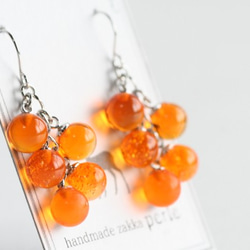ガラスのオレンジベリーピアス ピアス（フック・チェーン） 工房ぺるる 通販 3038435｜Creema(クリーマ)