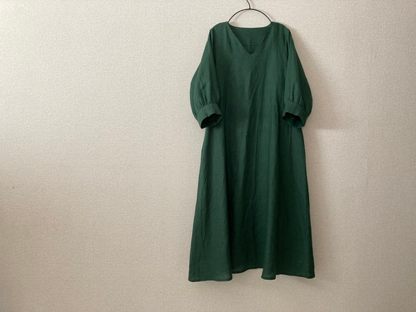 リネン・Vネックワンピース(フォレストグリーン） ワンピース mica 通販 12649097｜Creema(クリーマ)