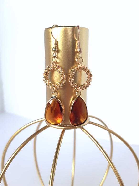 "身に付ける楽しみ…" ゆらゆら揺れる ゴールド×ブラウン雫 大人めピアス／イヤリングd ピアス（フック・チェーン） sorahina 通販 ...