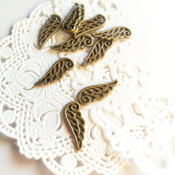 再販1☆10個入 (金古美)天使の羽/封入パーツ 色彩屋吉宗 デコパーツ 🍋色彩屋吉宗 通販 1756253｜Creema(クリーマ)