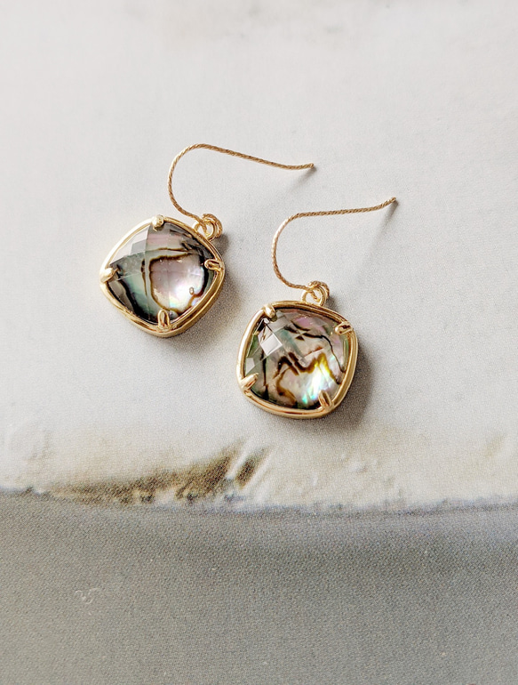 【愛の力】選べる 14kgf Avalon shell アバロンシェルクリスタルピアスorイヤリング黒蝶貝 ピアス（フック・チェーン ...