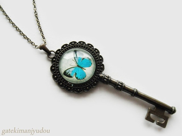 蝶の鍵型アンティーク風ネックレス【長さ変更可】 ネックレス・ペンダント 画的饅頭堂 通販 5299908｜Creema(クリーマ)