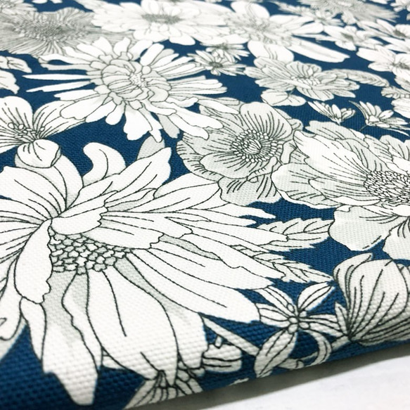 110×50 ボタニカル美人花の10番オックス ネイビー コットン 厚手 50cm単位販売 生地 布 商用利用可 生地 生地・布地の専門店 ...