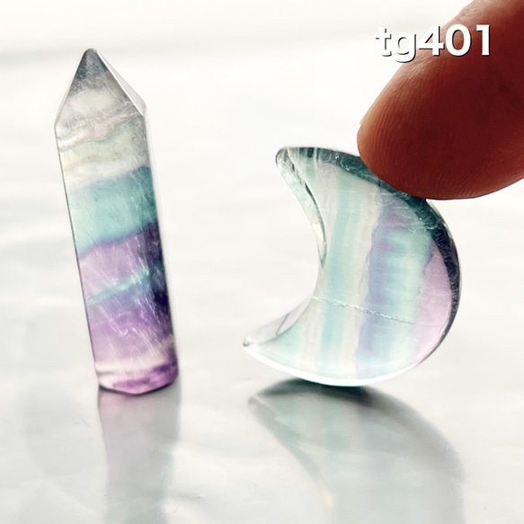 高品質フローライト ポイントとクレセント tg401 天然石 pinky 通販 12991408｜Creema(クリーマ)