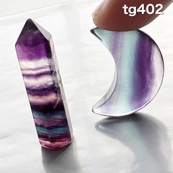 高品質フローライト ポイントとクレセント tg402 天然石 pinky 通販 12991422｜Creema(クリーマ)