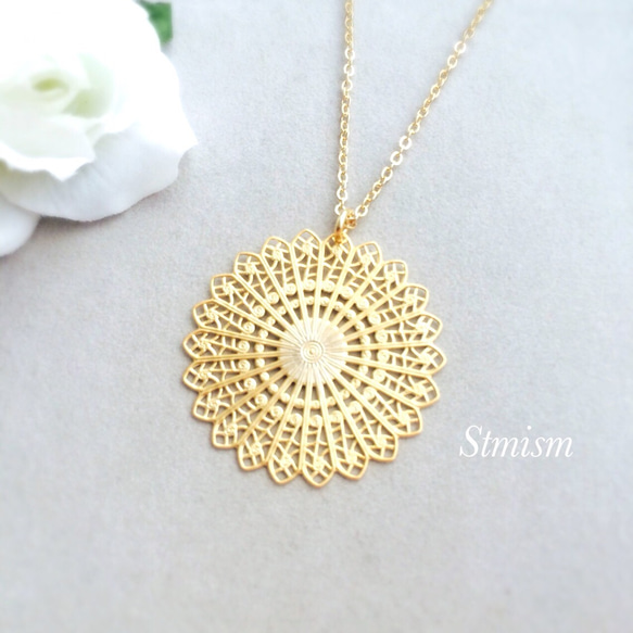 ロングネックレス ️すかし花 ネックレス・ペンダント Stmism. 通販 3021980｜Creema(クリーマ)
