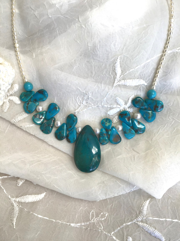 Creema限定X'masセール☆12月誕生石天然ターコイズ・淡水パールのネックレス / オーガンジーのバック付き ネックレス・ペンダント ...