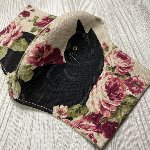 黒猫 薔薇 猫柄 花柄 マスク サイズ変更可能 アジャスター付き 布マスク kanon 通販 11701541｜Creema(クリーマ)