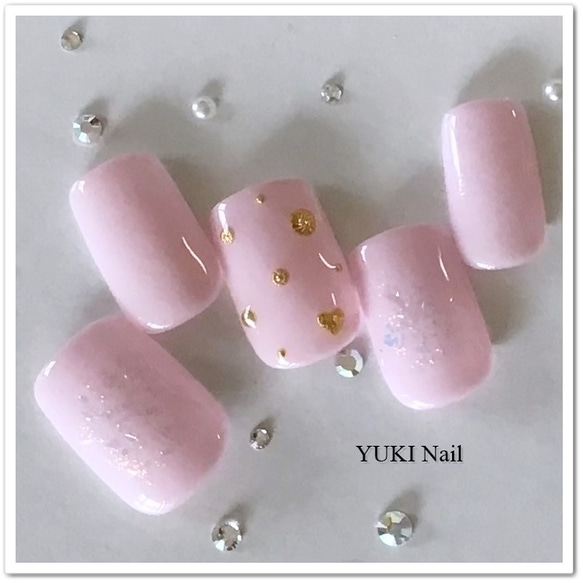ゴールドパーツのドット柄ネイル ネイルチップ（つけ爪） yuki-nail 通販｜Creema(クリーマ) 10202100
