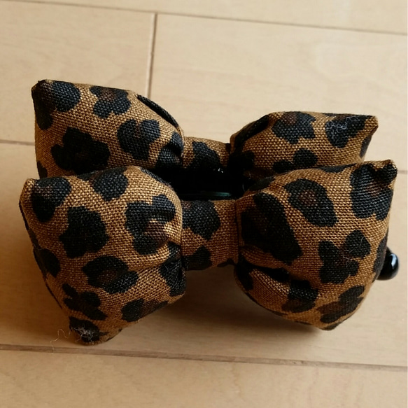 大きめ！ヒョウ柄リボンバナナクリップ ヘアクリップ・バナナクリップ ちゃー 通販 3930318｜Creema(クリーマ)