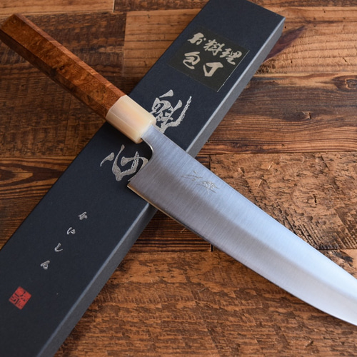 特別価格 鍛造ステンレス銀三鋼 牛刀 210mm 花梨瘤拭き漆白水牛 特別価格 鍛造ステンレス銀三鋼 牛刀 210mm 花梨瘤拭き漆白水牛