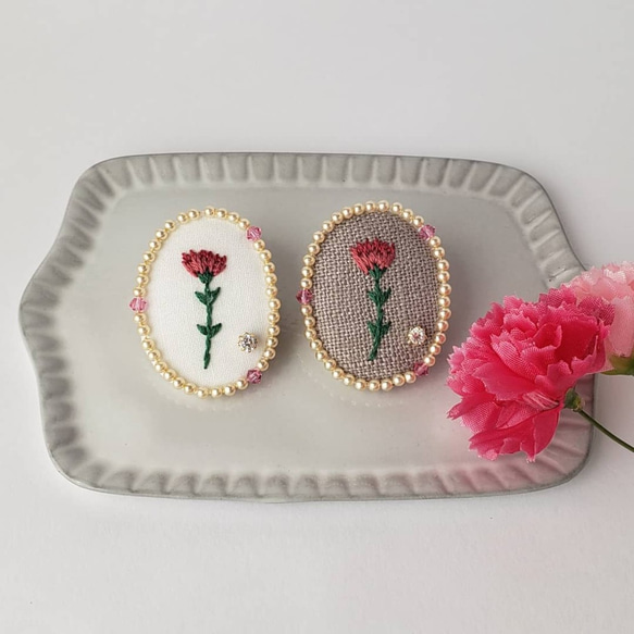 受注制作 母の日 カーネーション刺繍 シックブローチ ブローチ shinekirari 通販 9075441｜Creema(クリーマ)