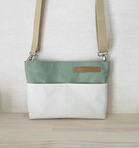 帆布サコッシュ/ミニショルダー(セージグリーン×アイボリー) サコッシュ SO SUKE 通販 12645390｜Creema(クリーマ)