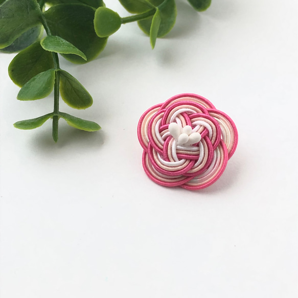 Camellia flower 水引 ラペルピン ブローチ お好みの金具へ変更可能です ピンバッチ chita 通販 8648729 ...