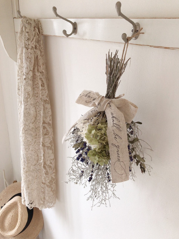 富良野のラベンダー香る ナチュラルなスワッグ カリグラフィーリボン スワッグ musette 通販｜Creema(クリーマ) 12690958