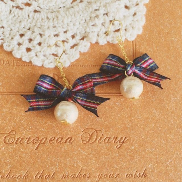 【送料無料】タータンチェックのプチピアス ピアス（フック・チェーン） hanairo 通販｜Creema(クリーマ) 2131255