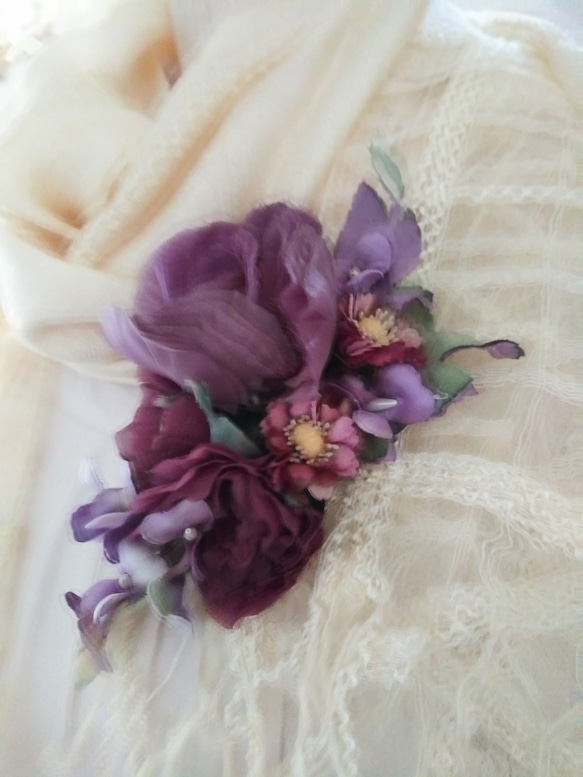 コサージュ〈にぶい古代紫〉 コサージュ 染花かざり あみか京都 通販 12650512｜Creema(クリーマ)