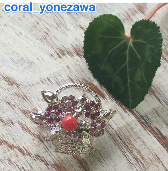 赤ずきんちゃんが持っていそうな☆花かごブローチ☆プレゼントにいかがですか ブローチ coshiyo yonezawa 通販 2072363 ...