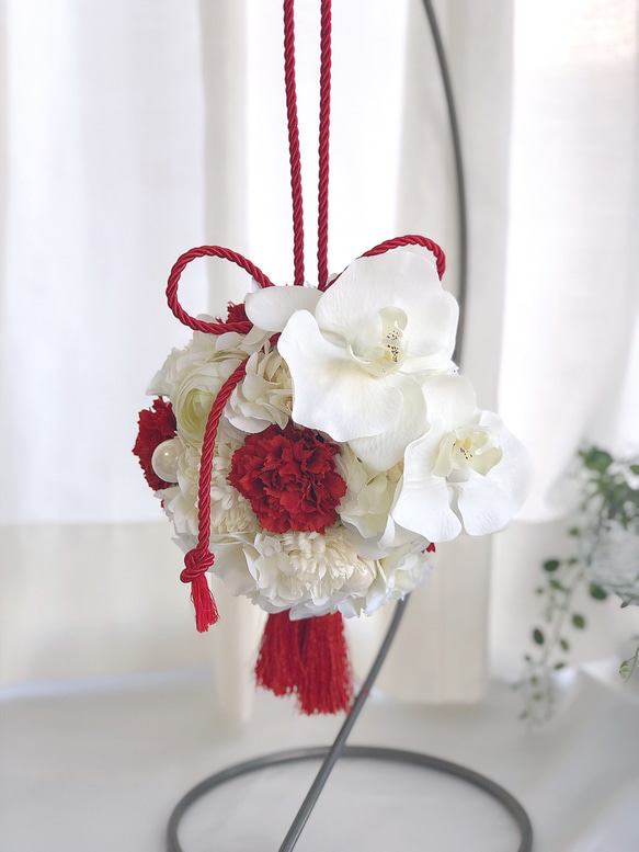 胡蝶蘭の紅白のボールブーケ《送料無料》 ブーケ Lemoncherie 通販 8397704｜Creema(クリーマ)