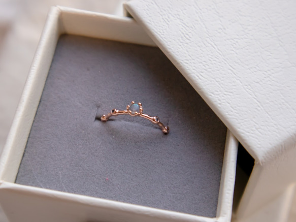 [433 Studio] 925 silver Blossom Ring 六爪圓形拉長石 + 小圓彩虹月光石戒指 戒指 433Studio 的 ...