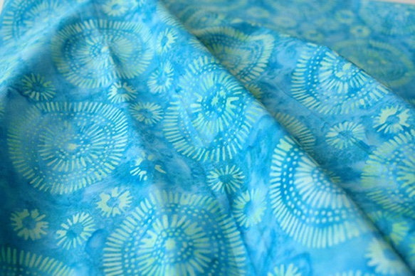 バリ・コットンスタンプバティック15356 生地 apaapabali 通販｜Creema(クリーマ) 5622154