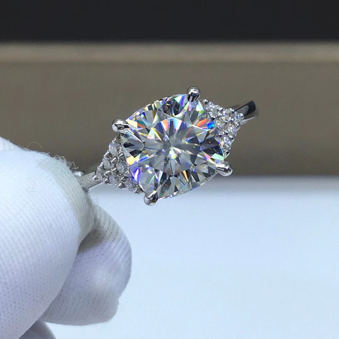 沙穂様専用】モアサナイト リング 指輪 5mm 0.5ct 有り難い 2点 沙穂様専用】モアサナイト リング 指輪 5mm 0.5ct 有り難い 2点